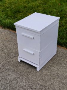 25 Free DIY Beehive Plans to Build Your Own Bee Box